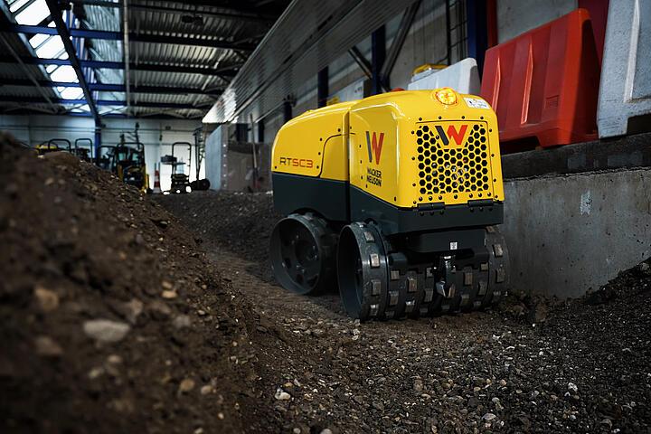 Půjčovna nářadí a strojů: Vibrační ježkový válec RTLx-SC3 Wacker Neuson